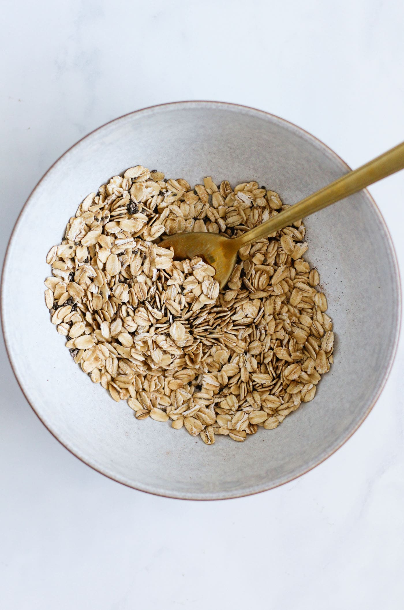 Dreamy Vanilla Banana Overnight Oats - Hannah Magee RD