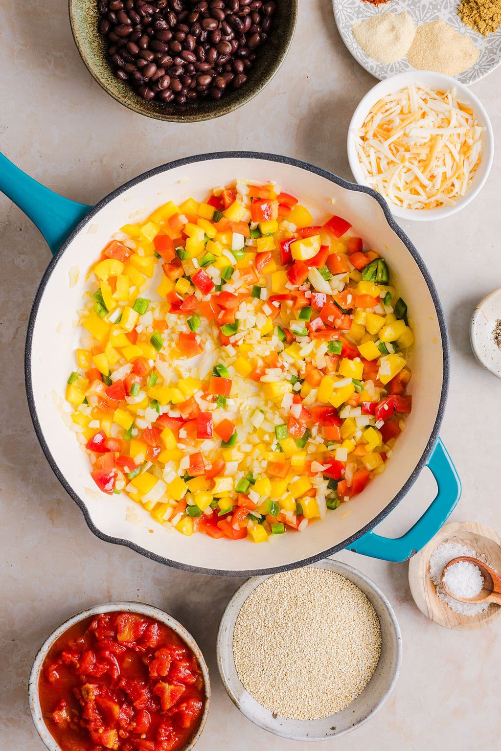 Cheesy Quinoa & Black Bean Taco Skillet (Vegetarian) - Hannah Magee RD