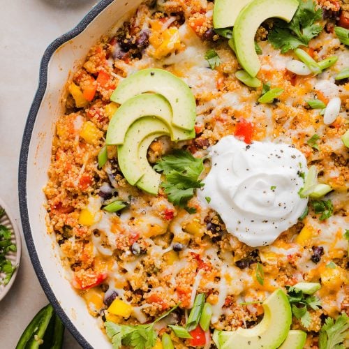 Cheesy Quinoa & Black Bean Taco Skillet (Vegetarian) - Hannah Magee RD